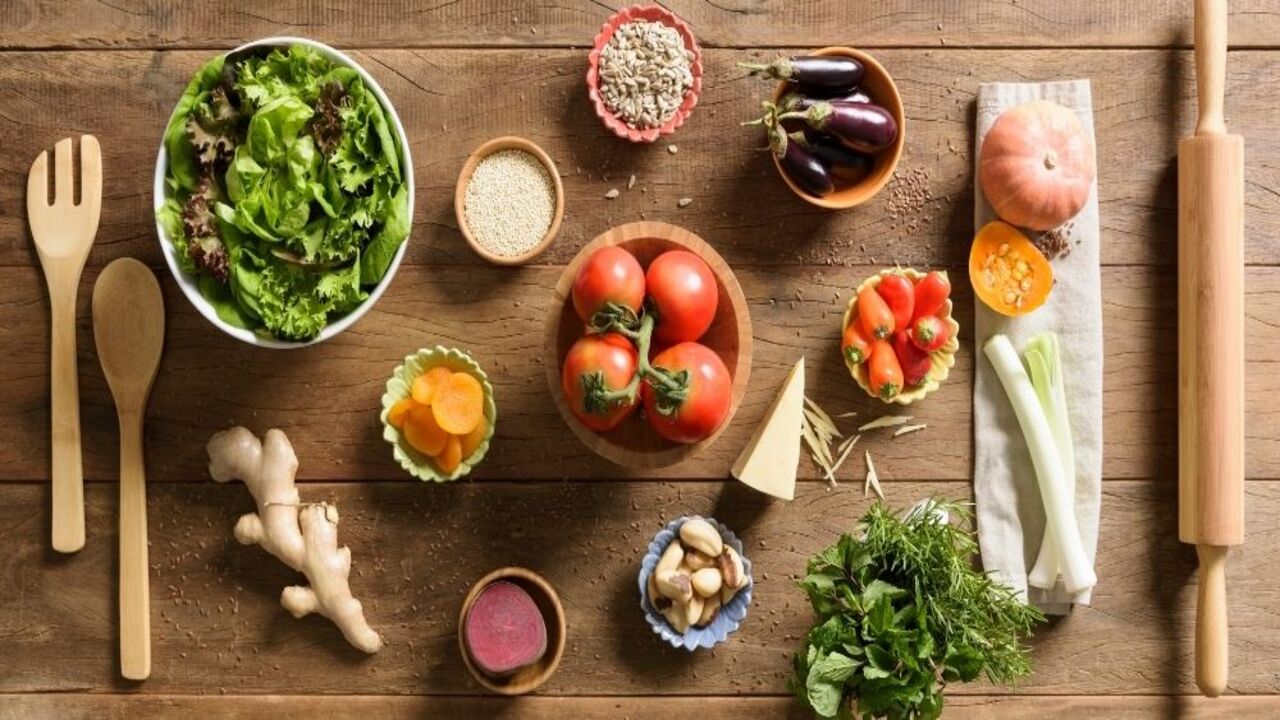 How Do You Find Food On An Island?